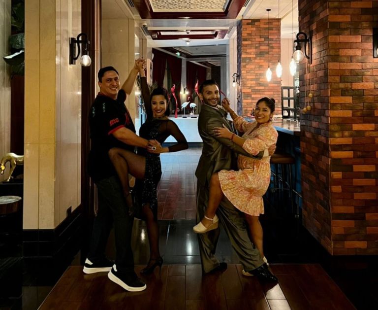 De Villa de Merlo a Abu Dhabi: La historia de amor y aventuras de ...