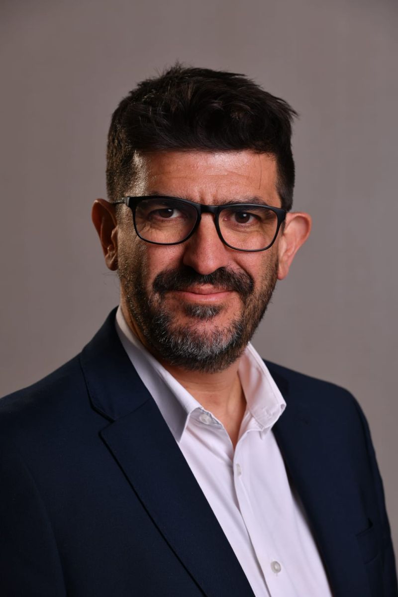 Claudio Poggi anunció su gabinete y que reducirá en un 40% la planta de ...